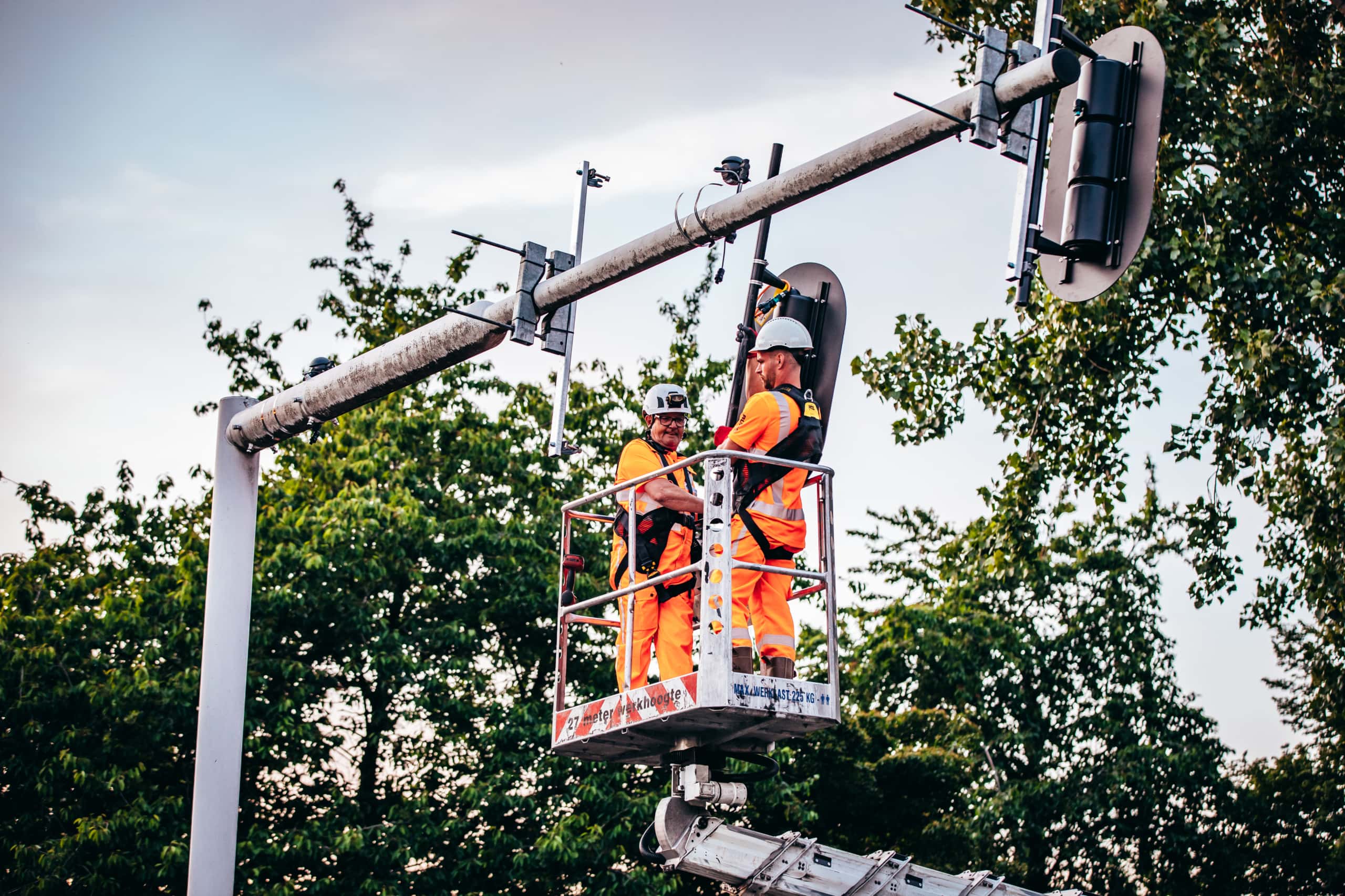 Verkeerslichten in Maarssenbroek vervangen zonder afsluiting dankzij ...